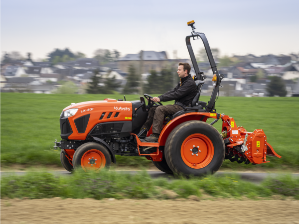 Tracteurs compacts Kubota LX - Kubota Europe SAS. Tracteurs compacts Kubota LX - Kubota Europe SAS.